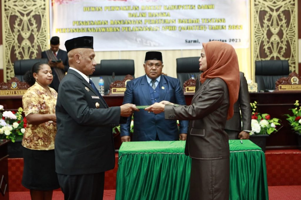 Rapat Paripurna, Pj Bupati Sarmi Sampaikan Pertanggungjawaban APBD Tahun 2023 | Kabupaten Sarmi