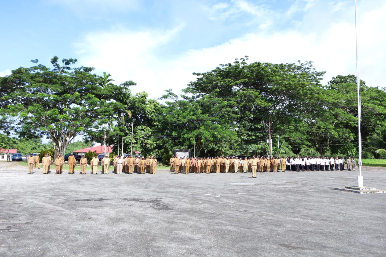 Pj Bupati Sarmi Pimpin Apel Deklarasi Ikrar Netralitas ASN Pada Pemilu Dan Pilkada Tahun 2024 ...